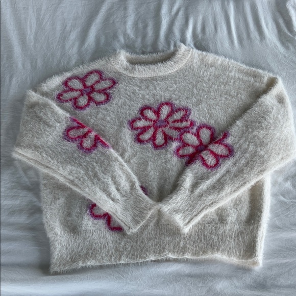 Hooked Up by IOT | Sweaters | Hooked Up By Iot Cream Sweater With Pink ...